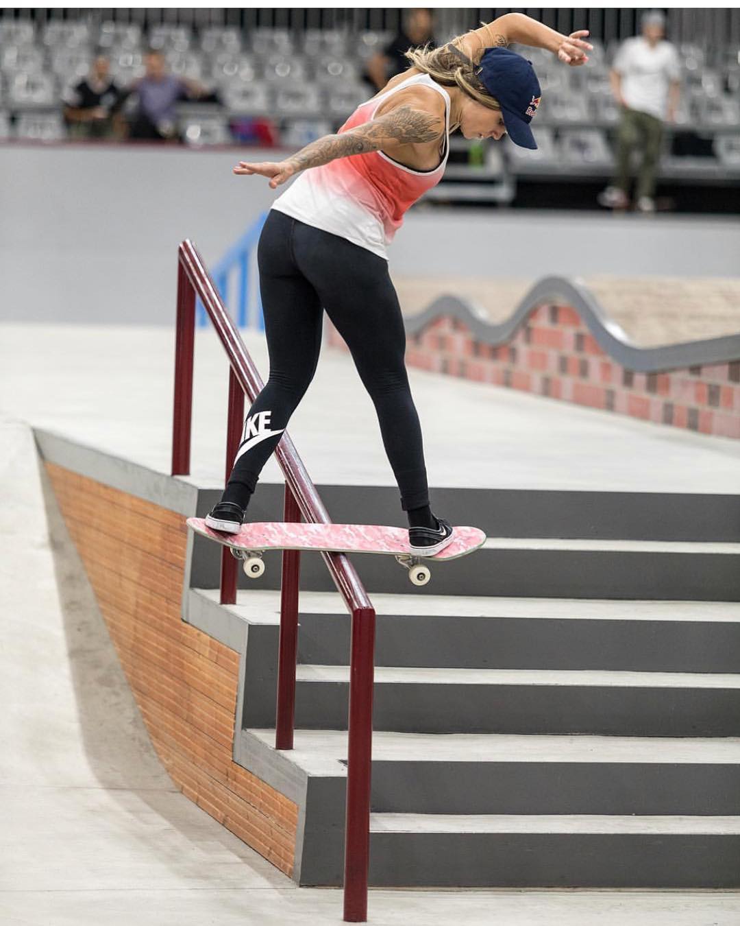 FUN : Leticia Bufoni joue au foot - Ride And Slide