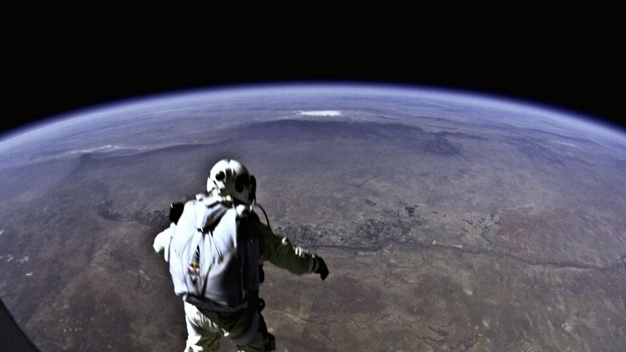 Quand Felix Baumgartner sautait depuis la stratosphère - Ride And Slide
